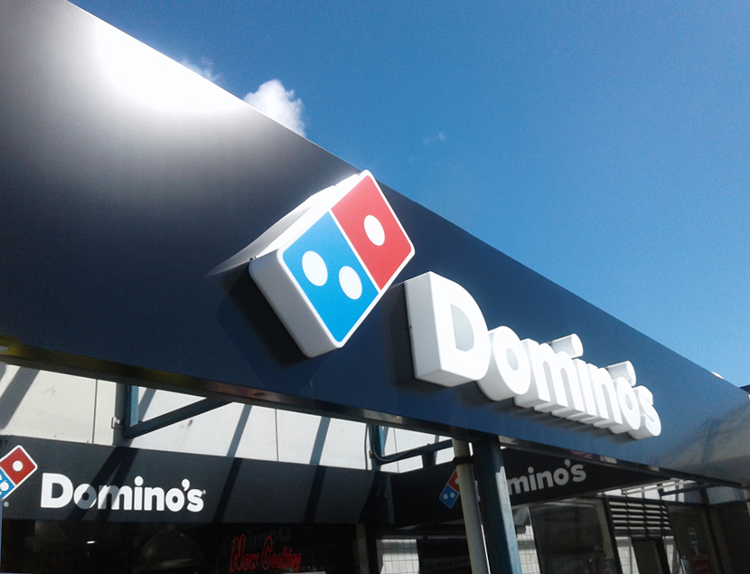 Dominos - Neo Signs
